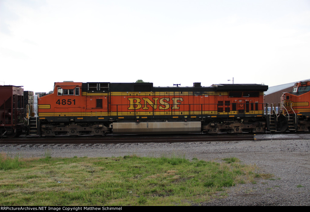 BNSF 4851